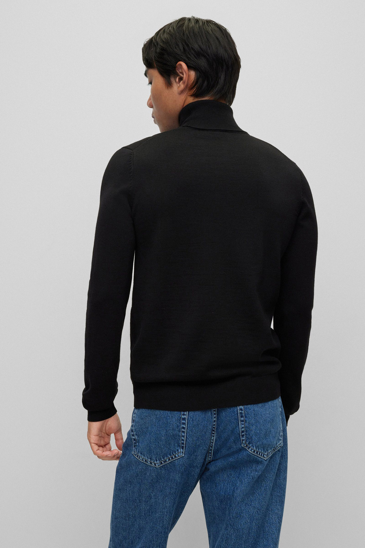 Чоловічий чорний вовняний гольф HUGO 50474174;001 — Ultrashop