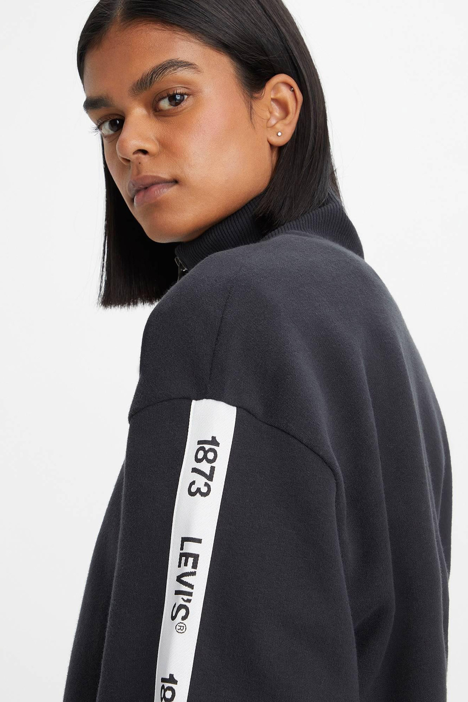 Женская черная спортивная кофта Levi’s® A4935;0002 — Ultrashop