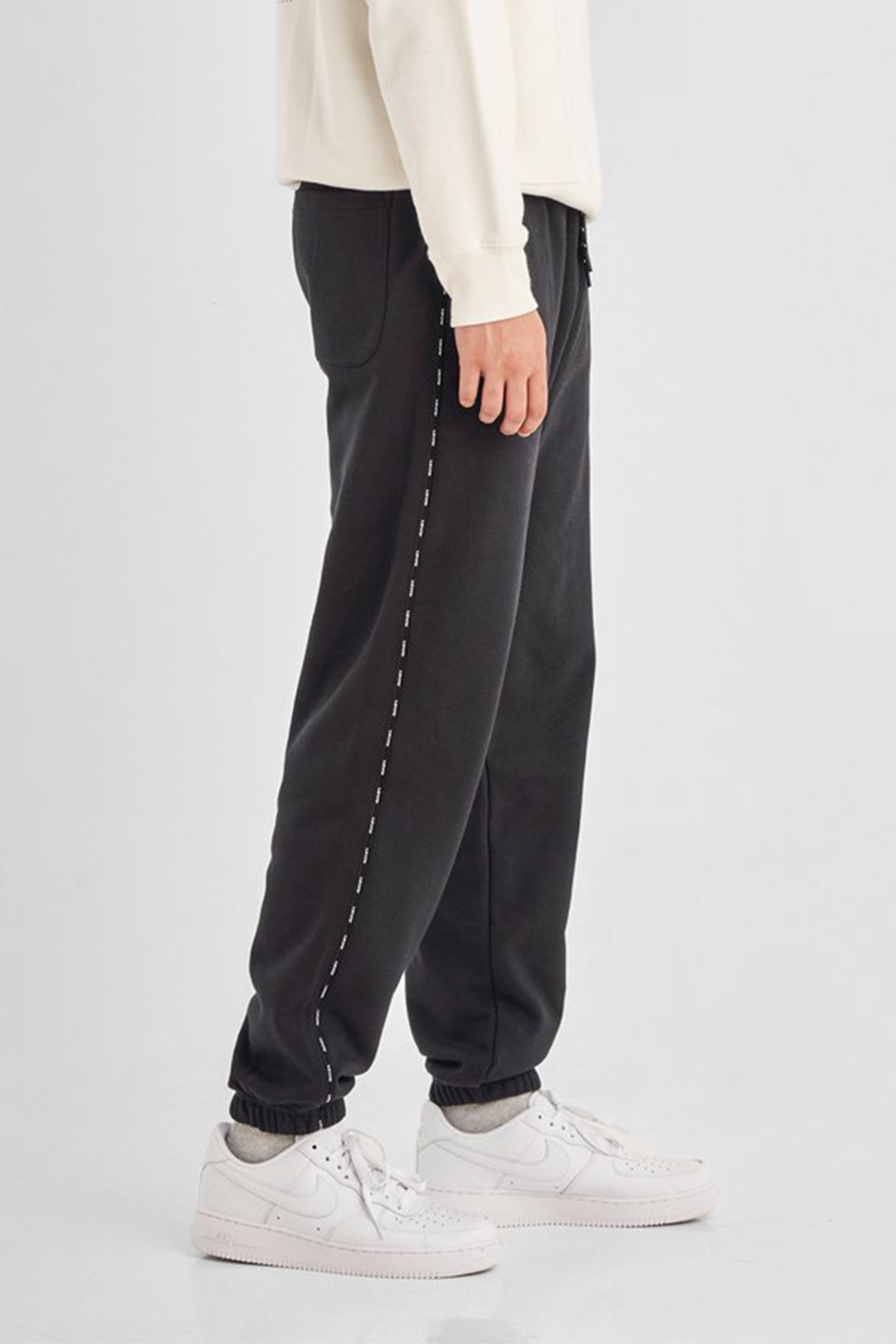 Мужские черные спортивные брюки Levi’s® A5247;0002 — Ultrashop