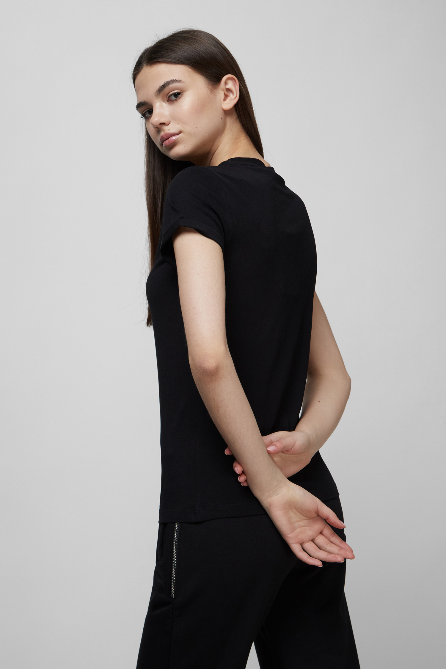 Черная футболка для девушек HUGO 50456008;002 — Ultrashop