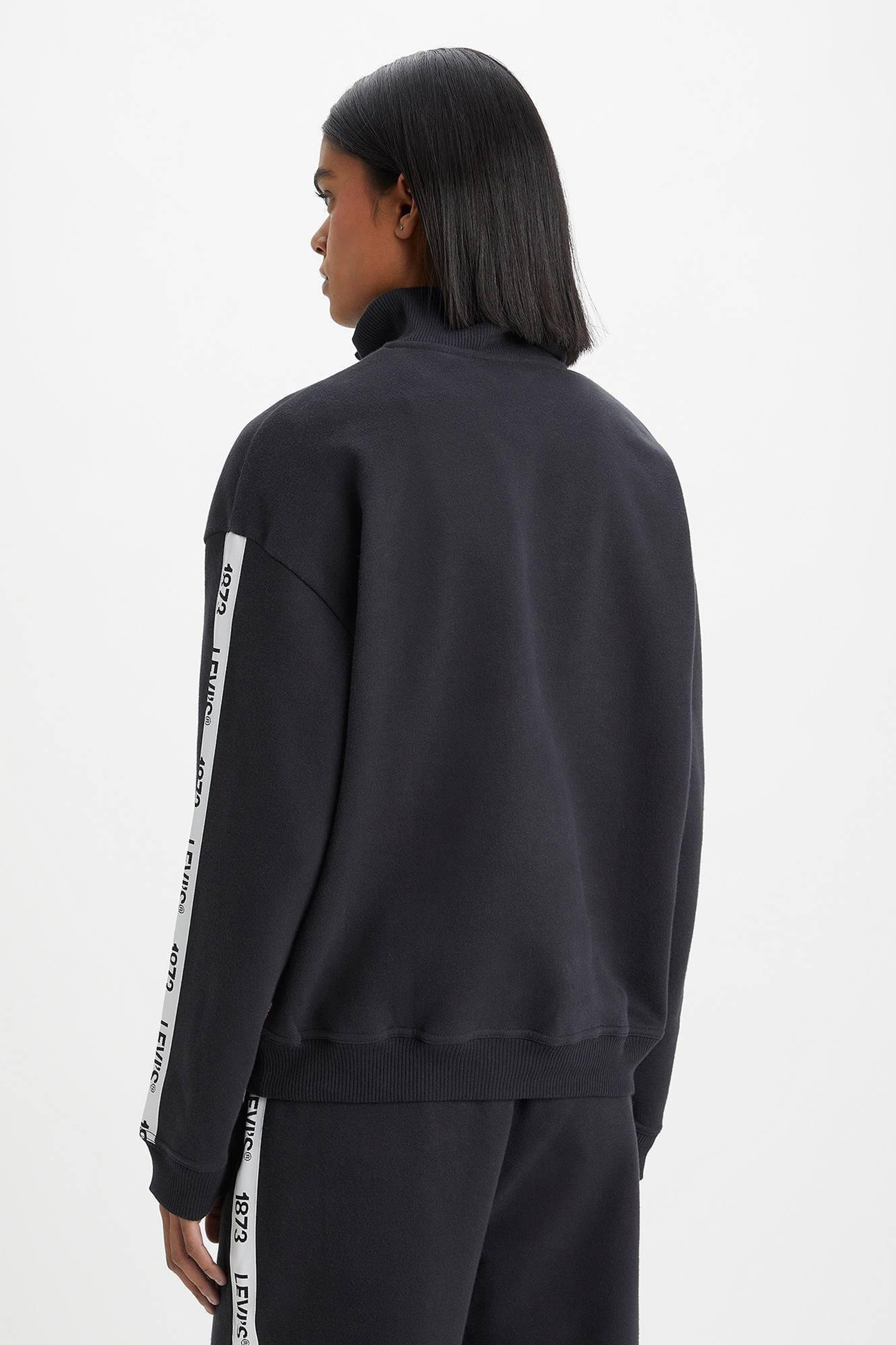 Женская черная спортивная кофта Levi’s® A4935;0002 — Ultrashop